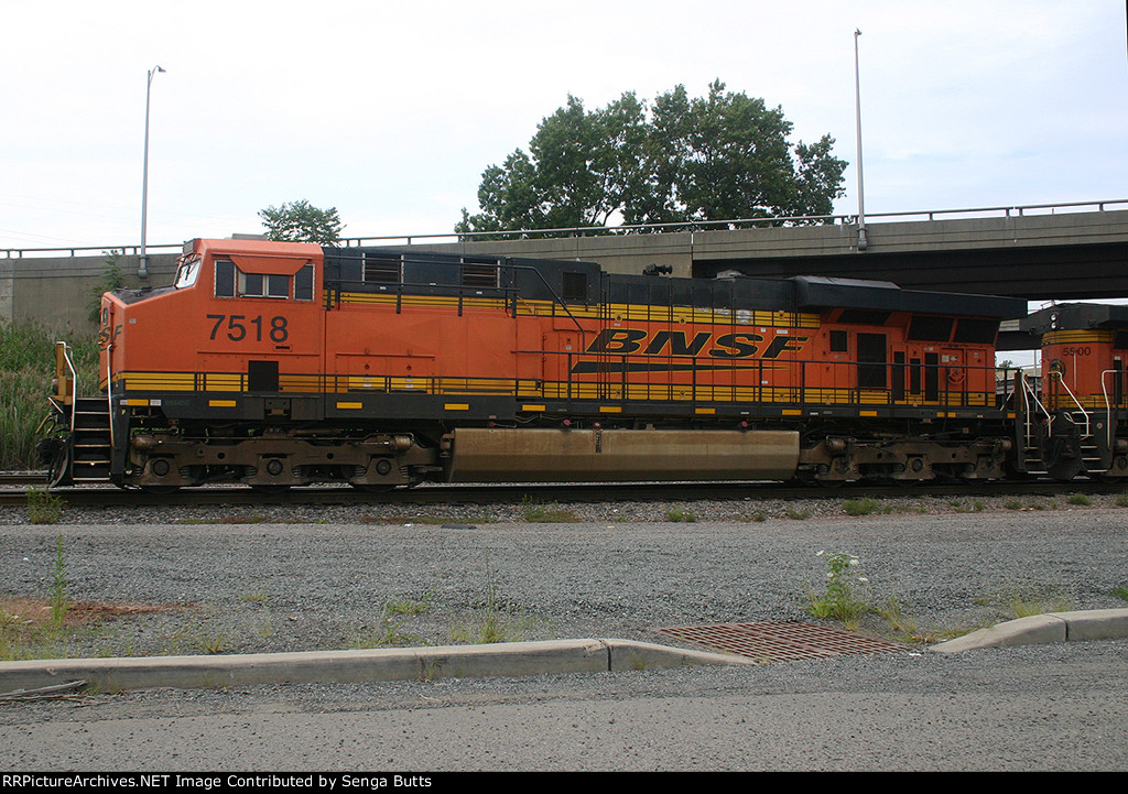 BNSF 7518